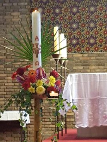 Le cierge pascal de Pâques à Pentecôte - Christ est vivant